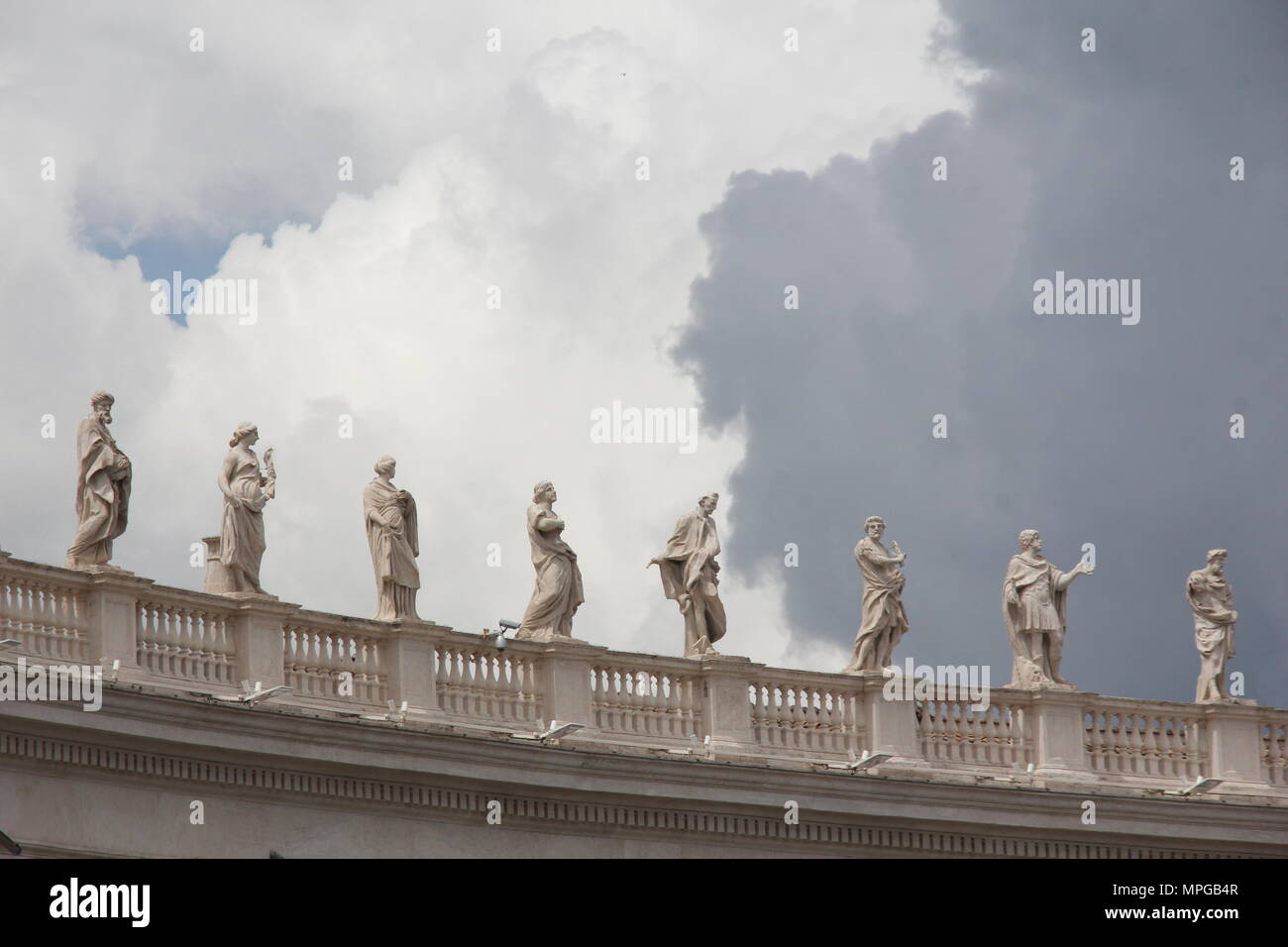 Vatican City, Vatican. 23rd May, 2018. Storm clouds over Saint Peters ...