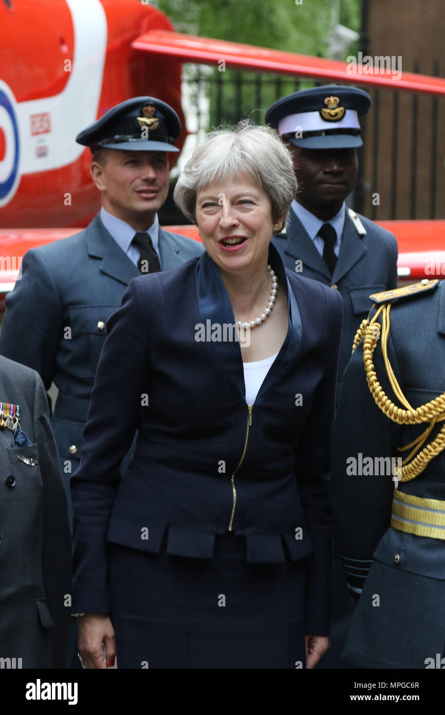 London, UK. 23rd May, 2018. Prime Minster Theresa May poses with RAF ...