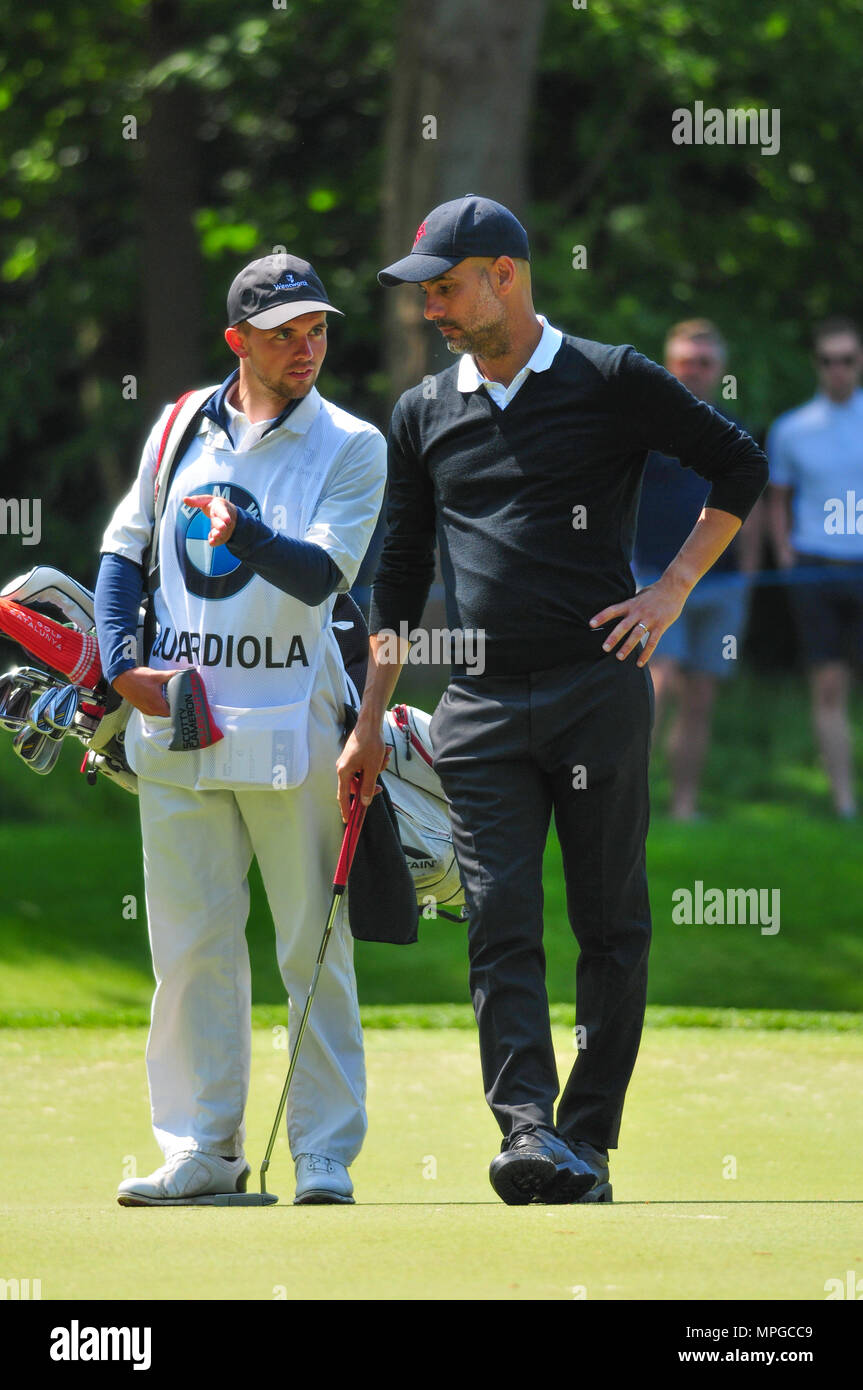 Pep guardiola playing golf hi-res stock photography and images - Alamy