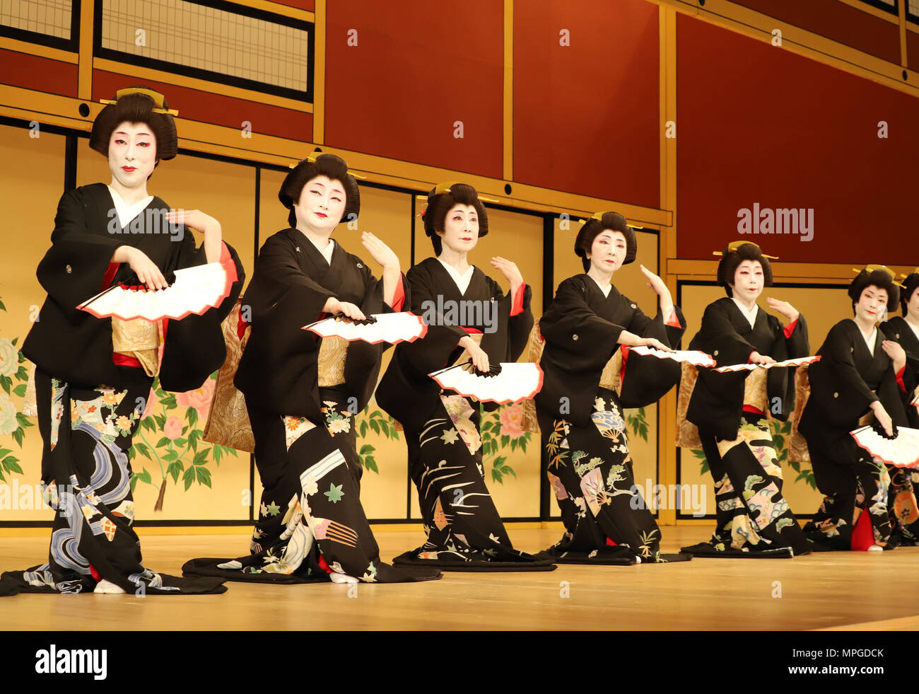 Tokyo, Japan. 23rd May, 2018. Japan's geisha perform Japanese ...