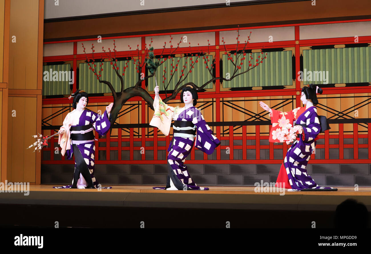 Tokyo, Japan. 23rd May, 2018. Japan's geisha perform Japanese ...