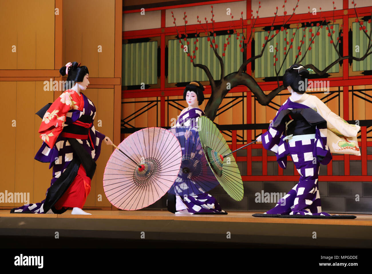Tokyo, Japan. 23rd May, 2018. Japan's geisha perform Japanese ...