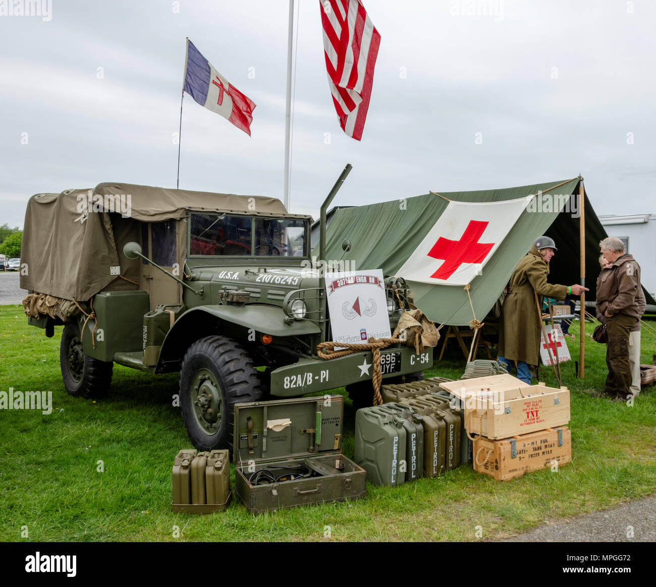 Camouflage bus hi-res stock photography and images - Alamy