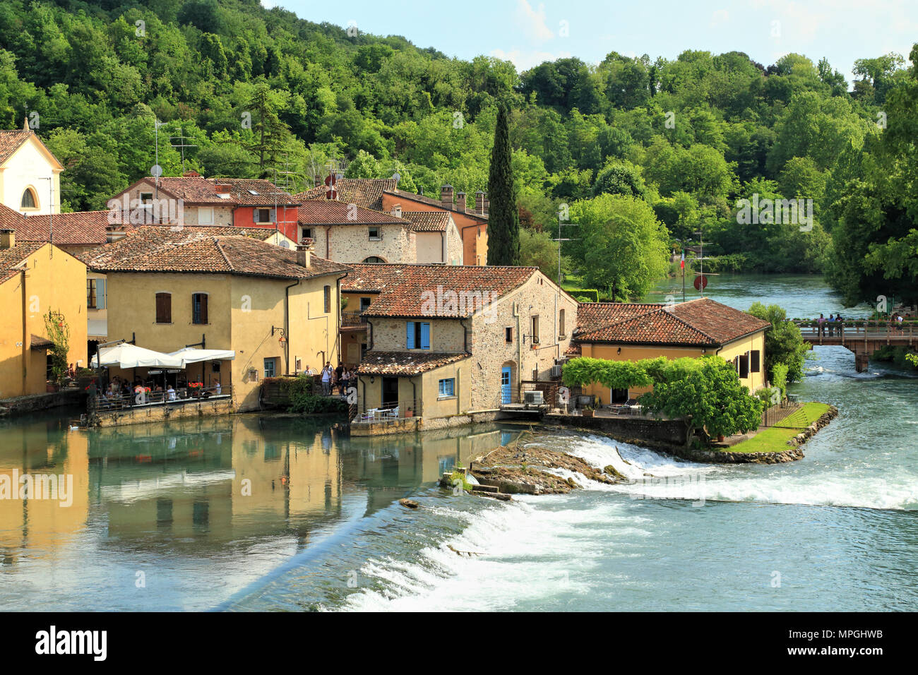 Borghetto gardasee italien hi-res stock photography and images - Alamy