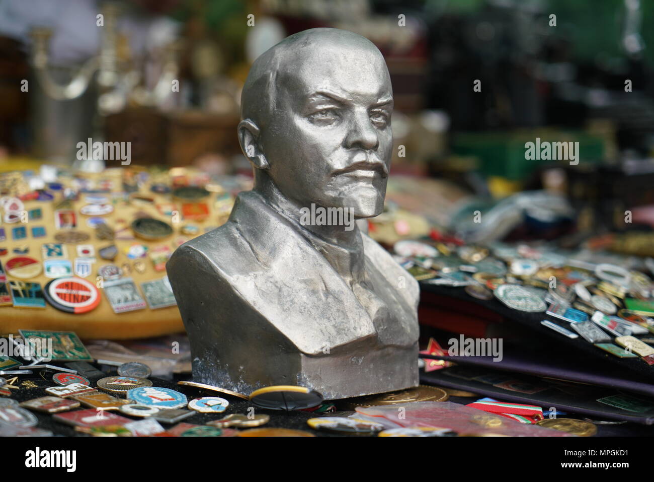 Bronze busts hi-res stock photography and images - Alamy
