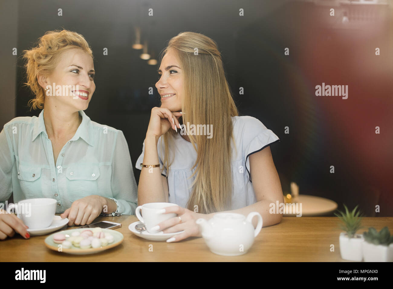 Two Mature Women Having Tea High Resolution Stock Photography and ...
