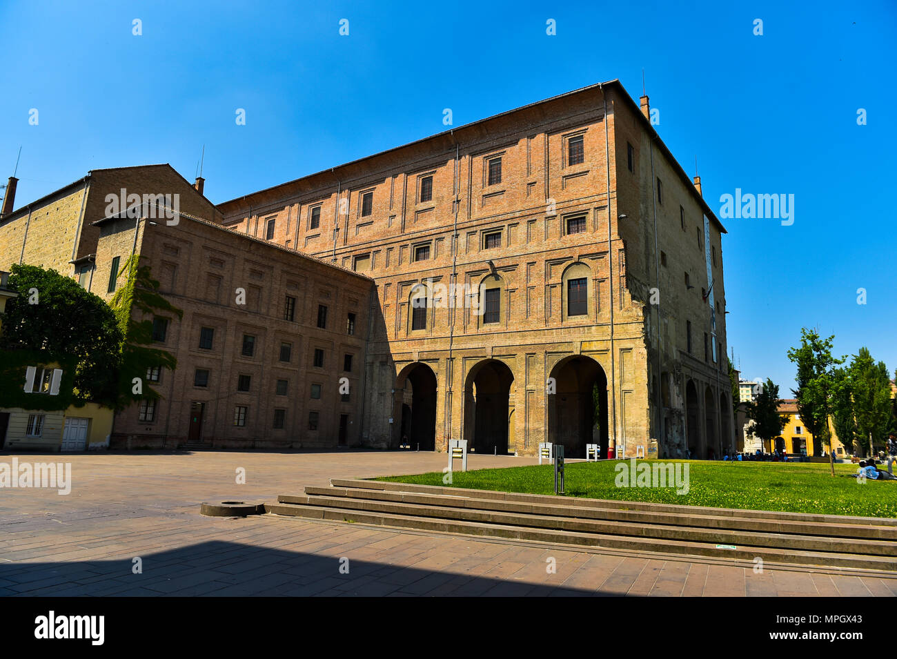 Old images woman door hi-res stock photography and images - Alamy