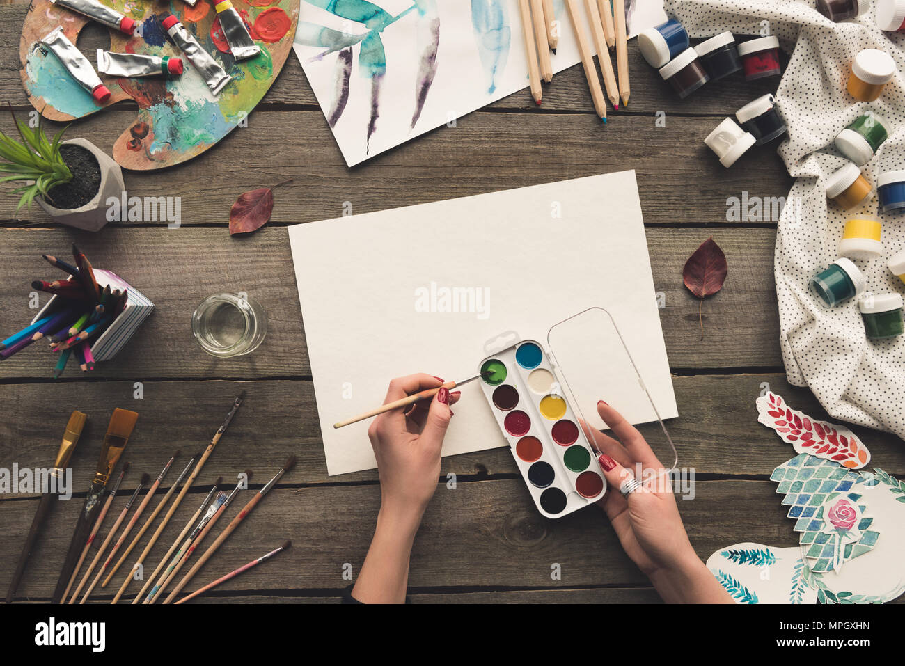artist going to paint Stock Photo - Alamy