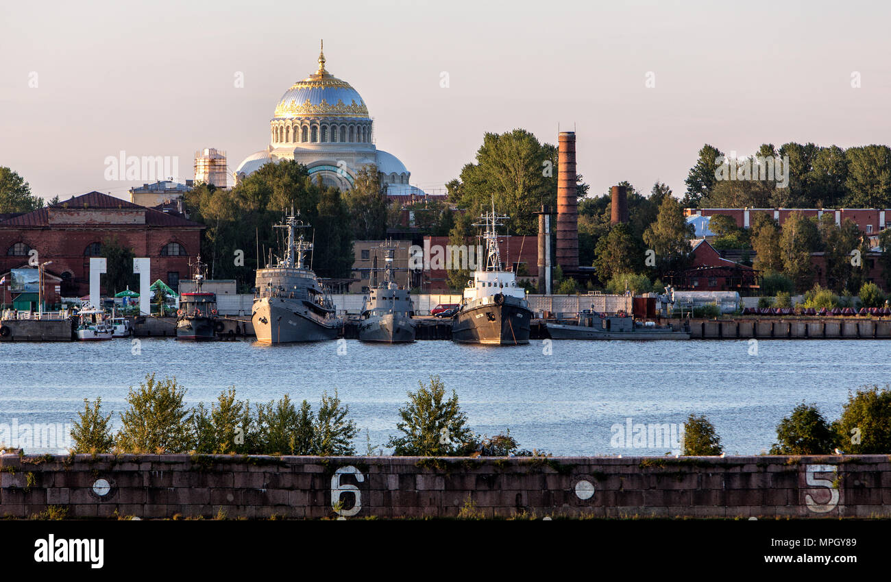 Former soviet port hi-res stock photography and images - Alamy