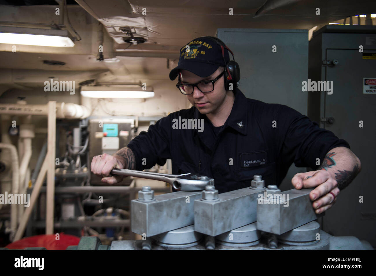 170228-N-GR361-019 SOUTH CHINA SEA (Feb. 28, 2017) Engineman 3rd Class ...