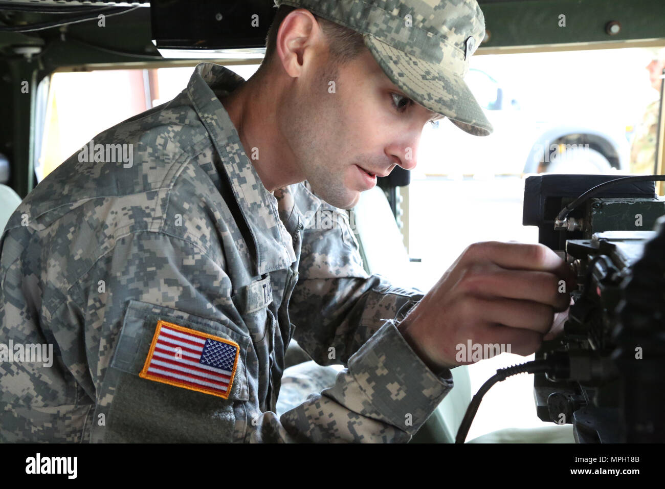 U.S. Army Spc. Joshua Tapper, 722nd Ordnance Company (EOD), 192nd ...