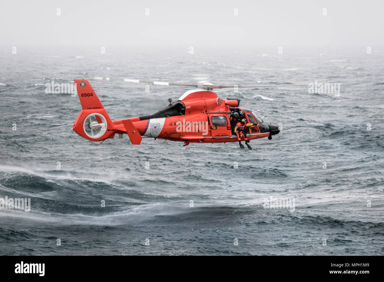 Aviation survival technician hi-res stock photography and images - Alamy