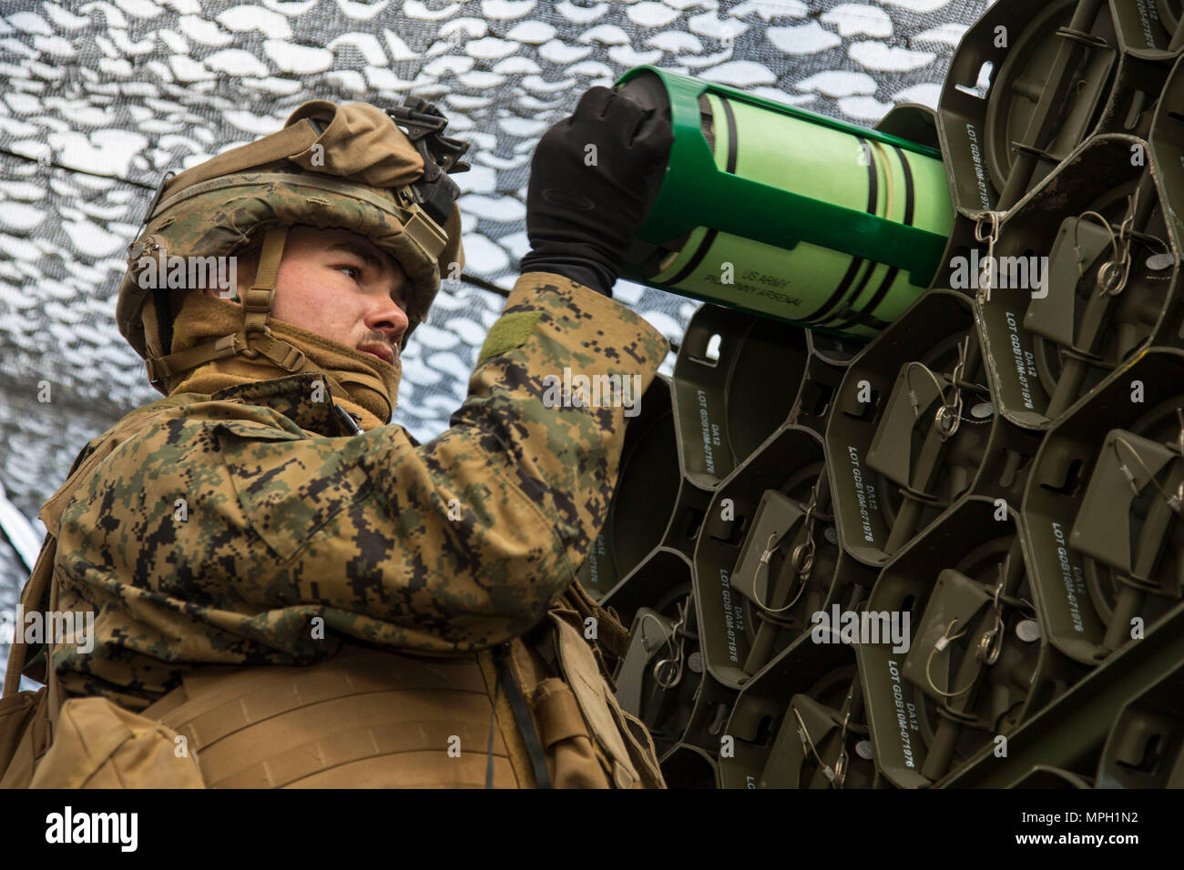 M231l modular artillery charge system hi-res stock photography and ...