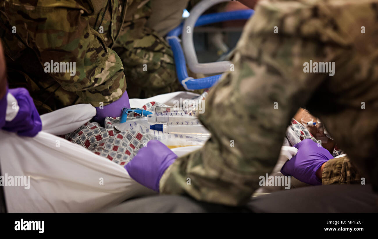 Critically ill patient nurse hi-res stock photography and images - Alamy