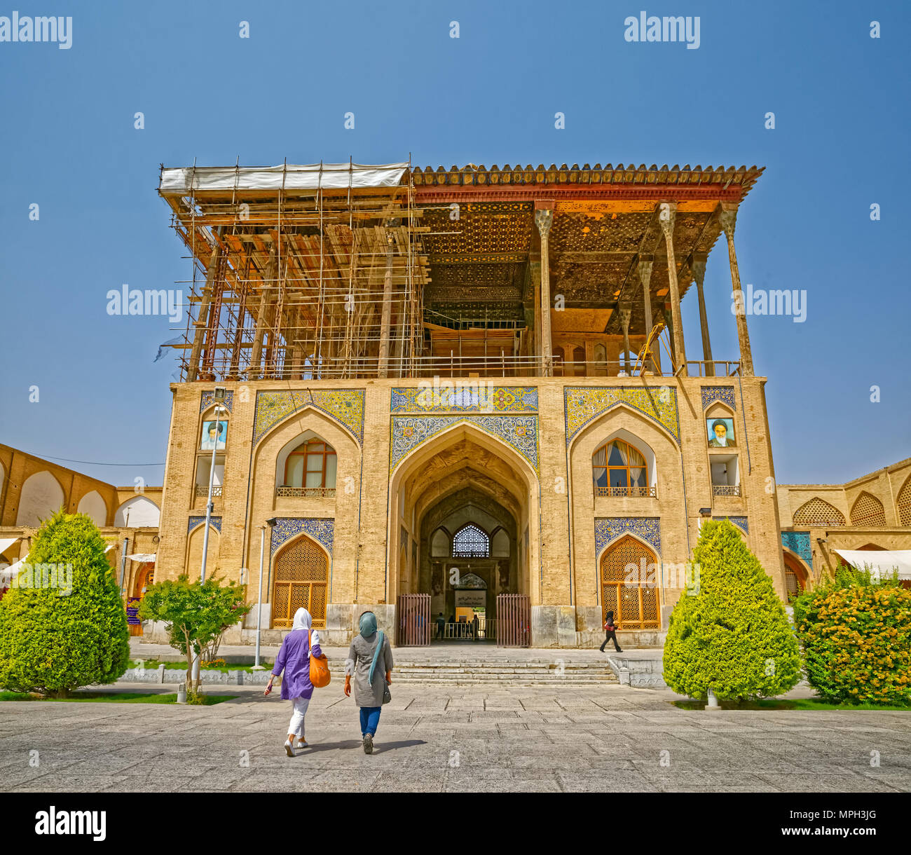 Isfahan Ali Qapu Palace Stock Photo - Alamy Isfahan Ali Qapu Palace Stock Photo - Alamy