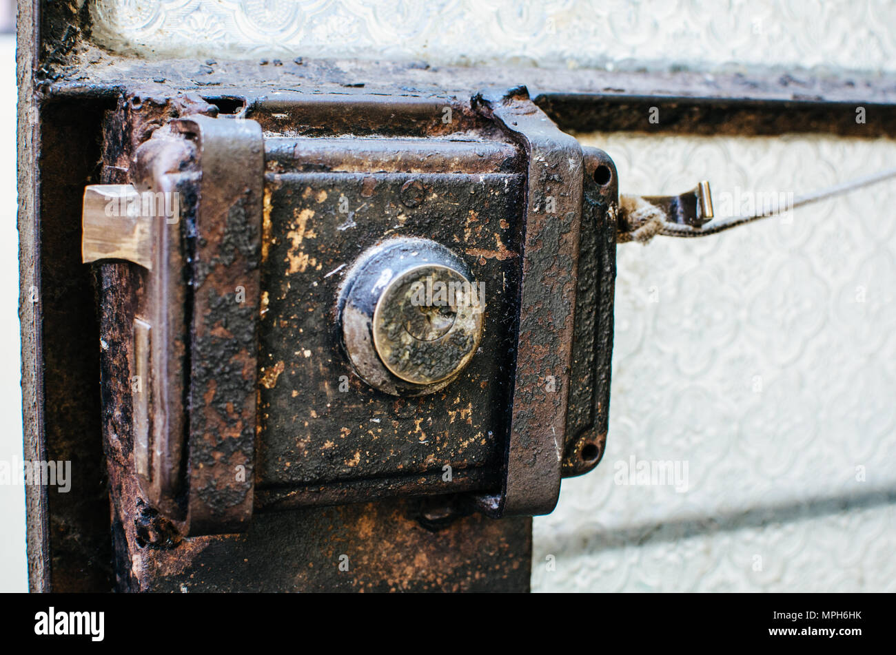 Old metal lock Stock Photo - Alamy