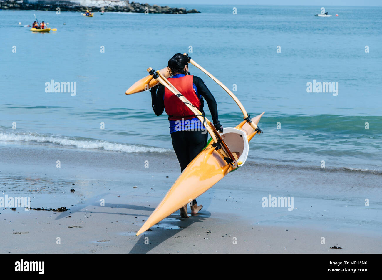 Canoe portage portaging hi-res stock photography and images - Alamy