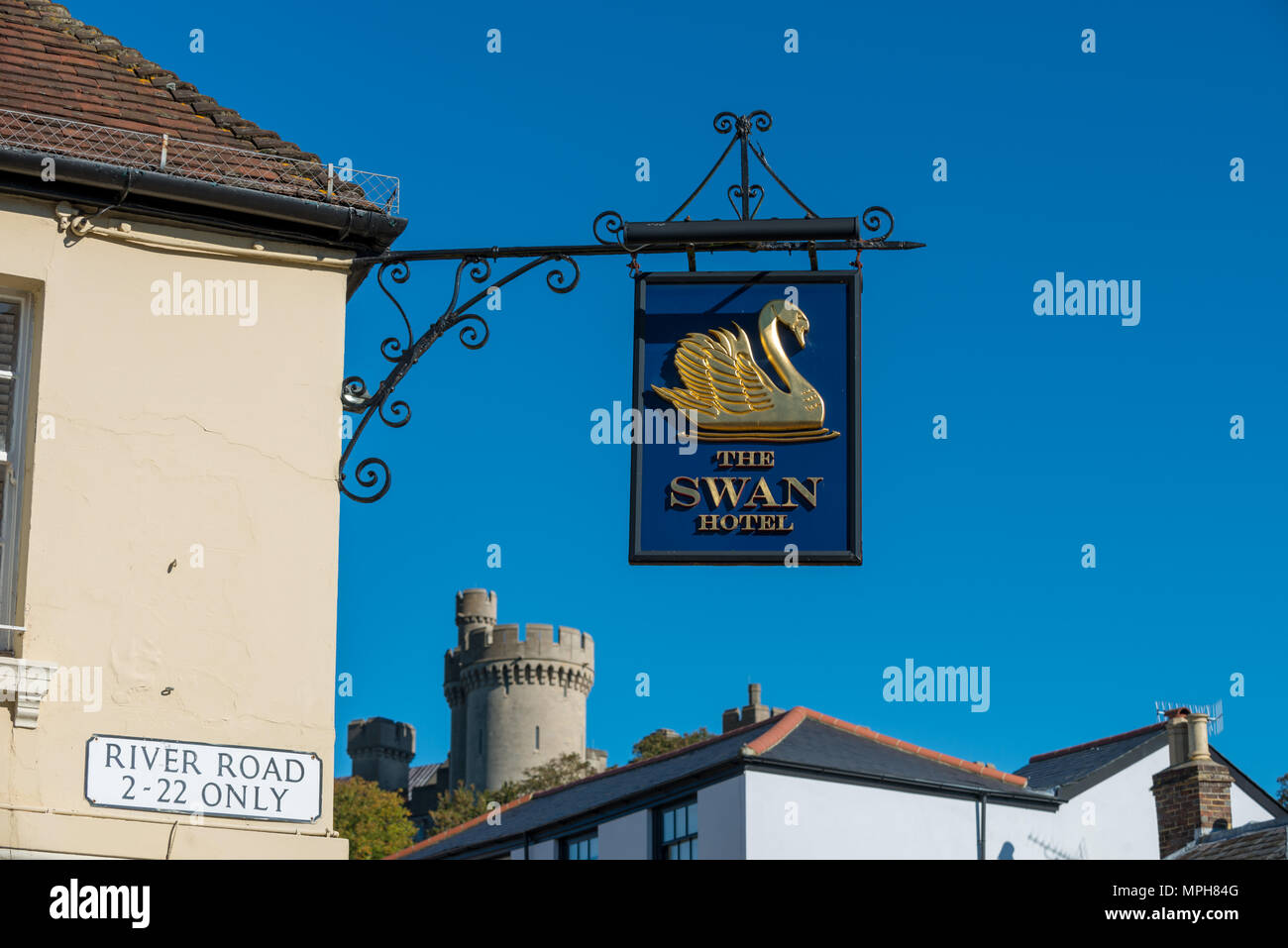 The swan hotel arundel hi-res stock photography and images - Alamy