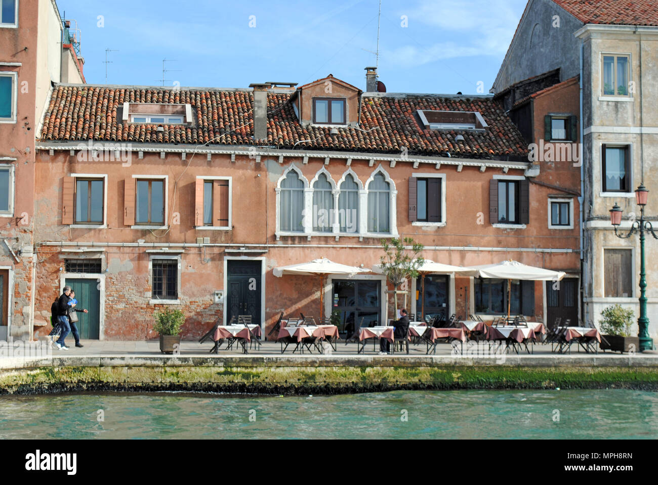 Lunch break walk hi-res stock photography and images - Alamy