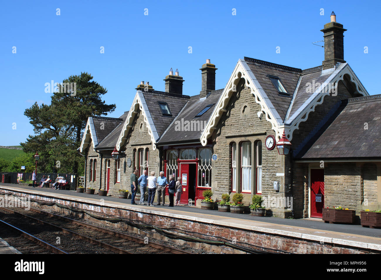 Kirkby stephen station hi-res stock photography and images - Alamy