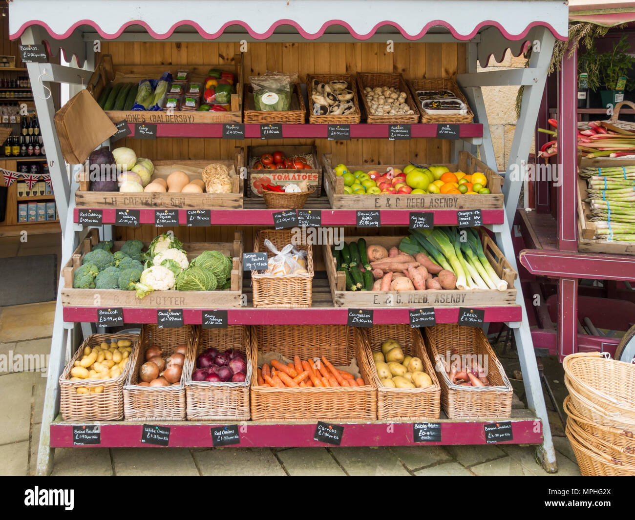 Greengroceries shop hi-res stock photography and images - Alamy