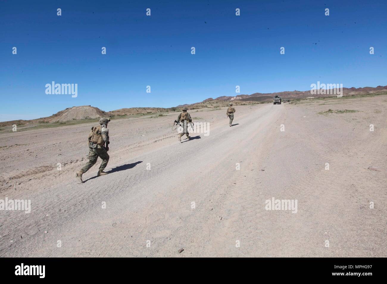 Amk 27 7 ton hi-res stock photography and images - Alamy