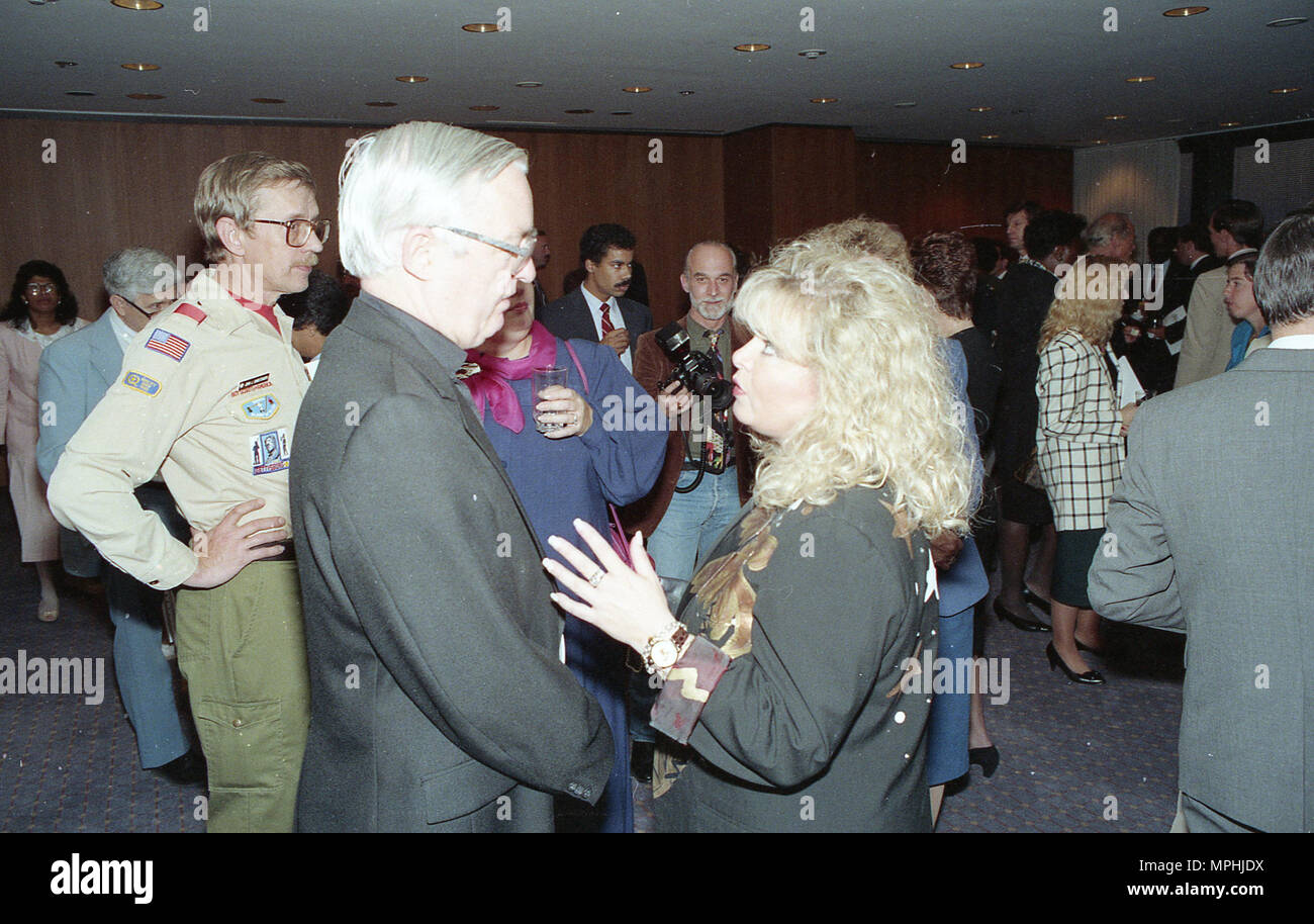 A WOMAN TALKING WITH A PASTOR Stock Photo - Alamy