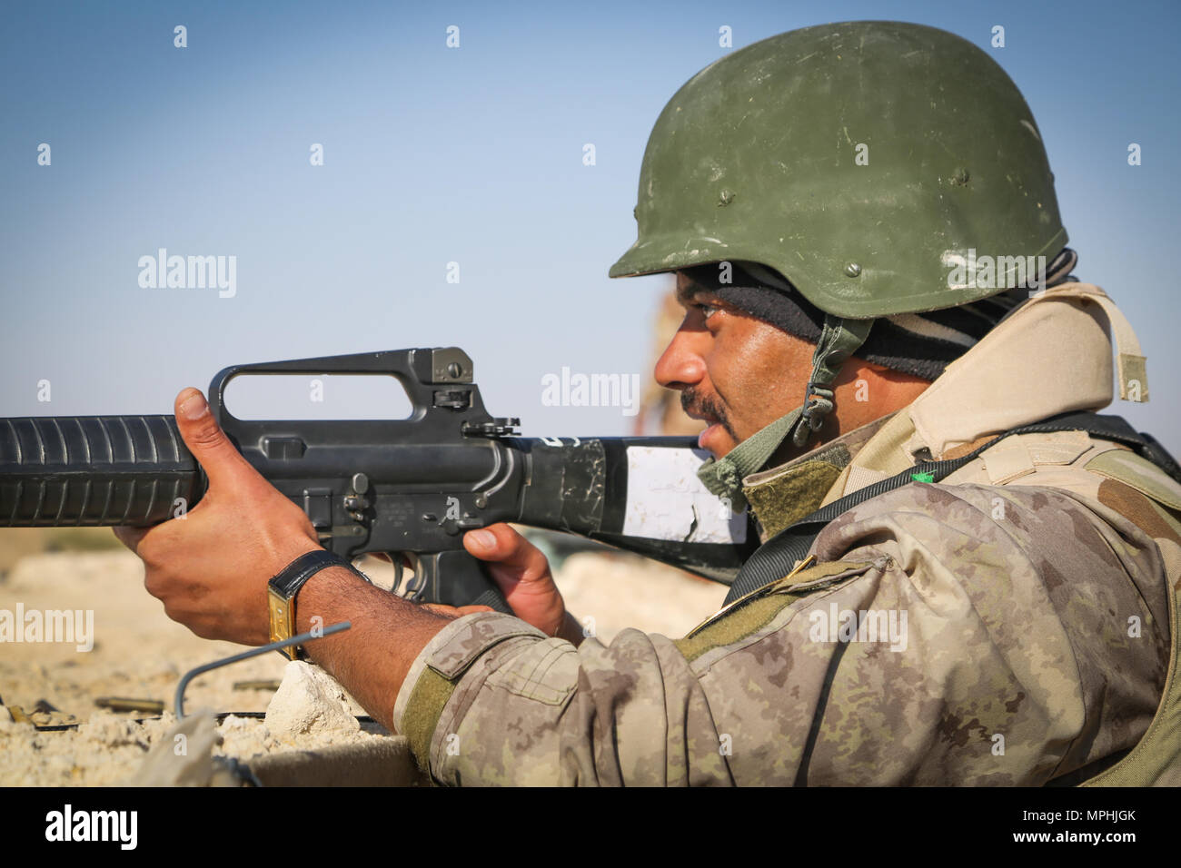 British army checkpoint hi-res stock photography and images - Alamy