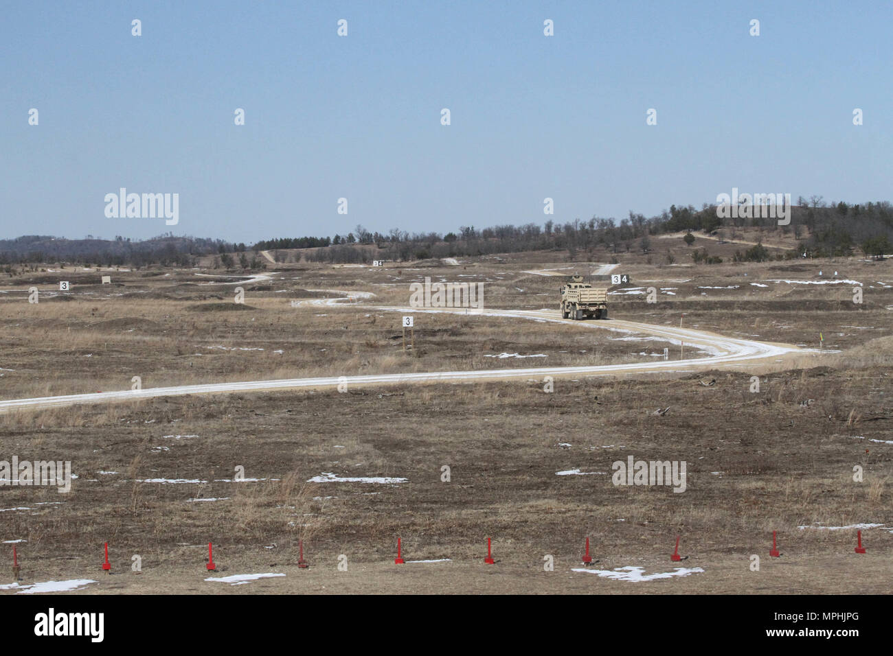 U.S. Army Reserve Soldiers with 327th Engineer Company, 416th Theater ...