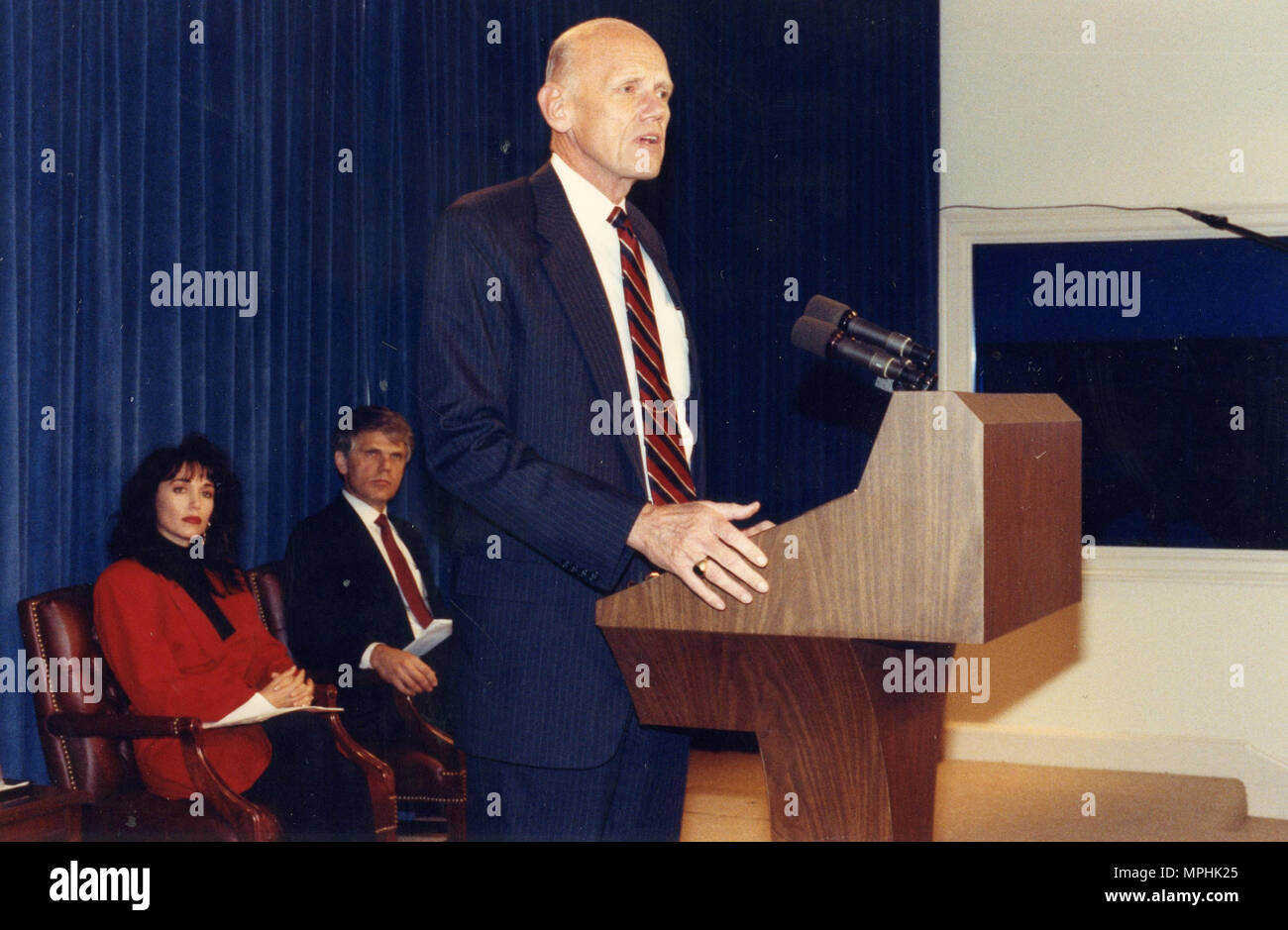 ROSKENS- END HUNGER AWARDS 1990 - Man speaking at the podium Stock ...