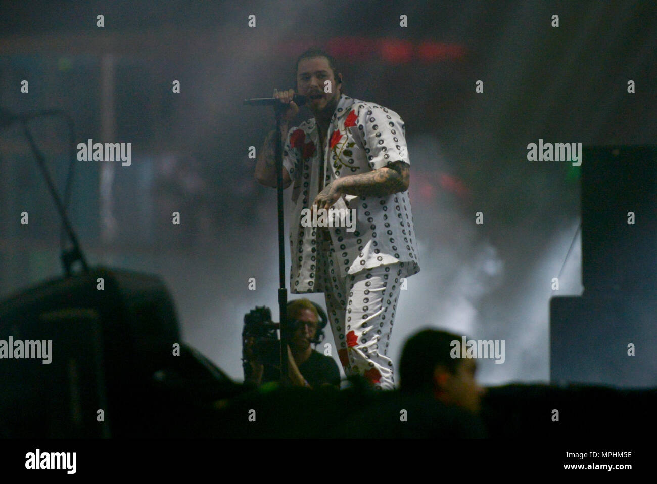 Post Malone Performing Live At the Sahara Stage at The 2018 Coachella ...