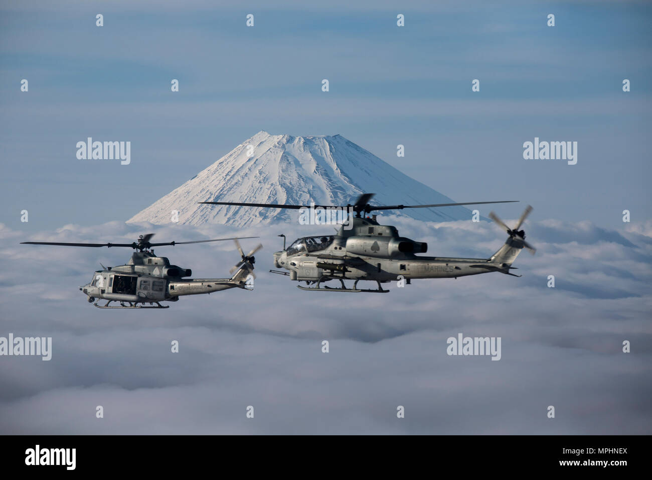 Bell uh 1y venom light utility helicopter hi-res stock photography and ...