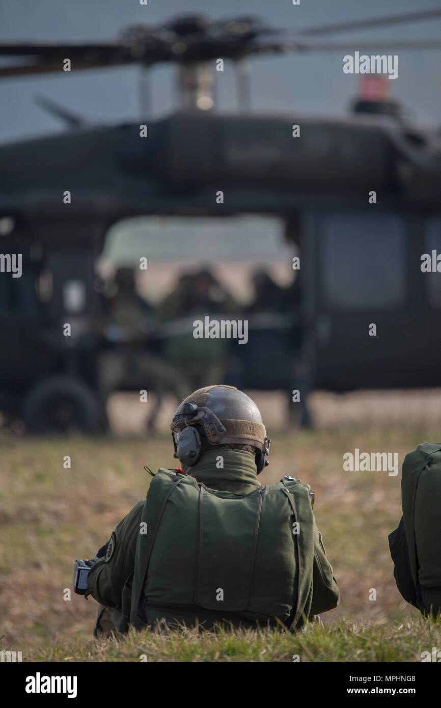 U.S. service members assigned to Special Operations Command Europe ...