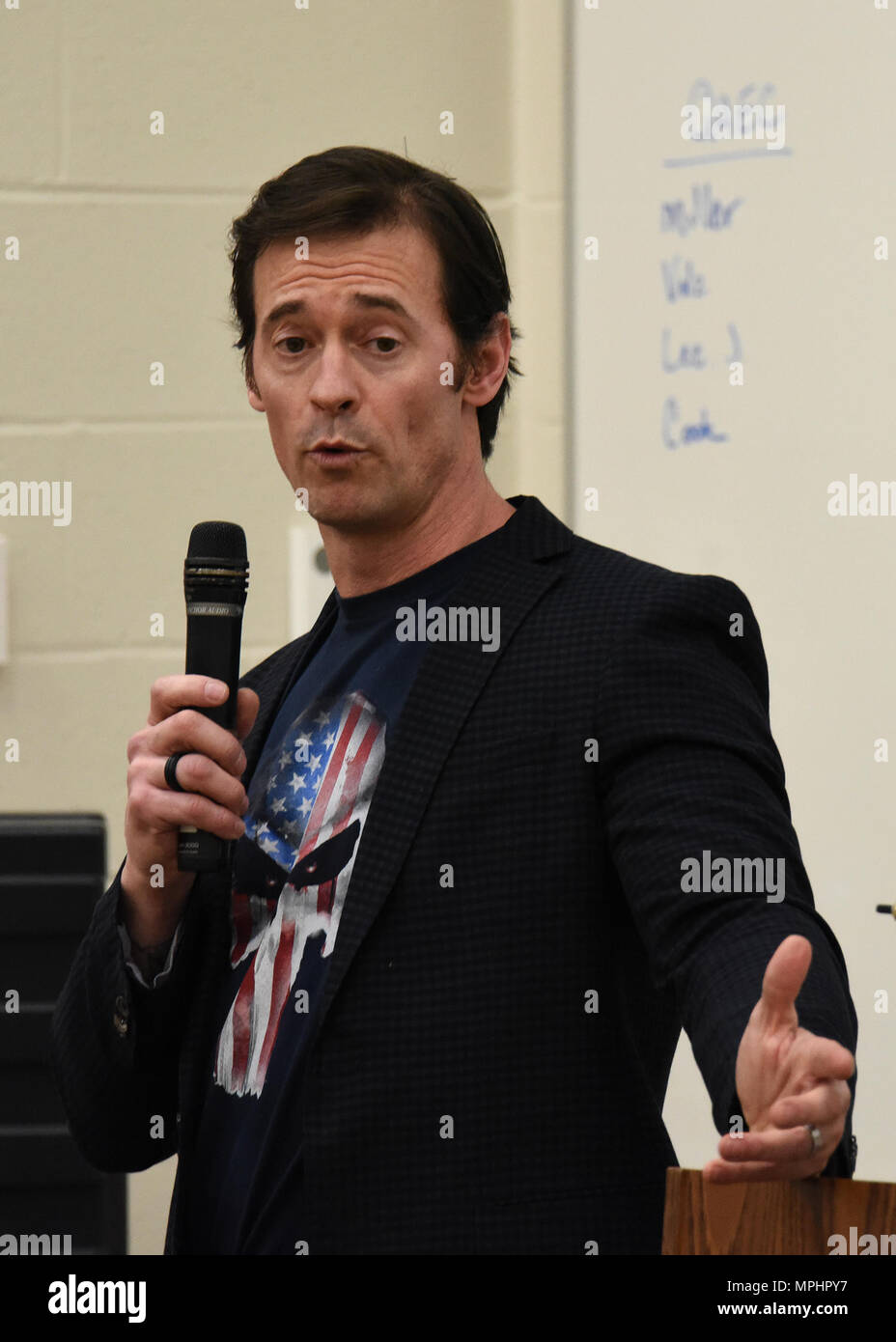 Positive progression hi-res stock photography and images - Alamy