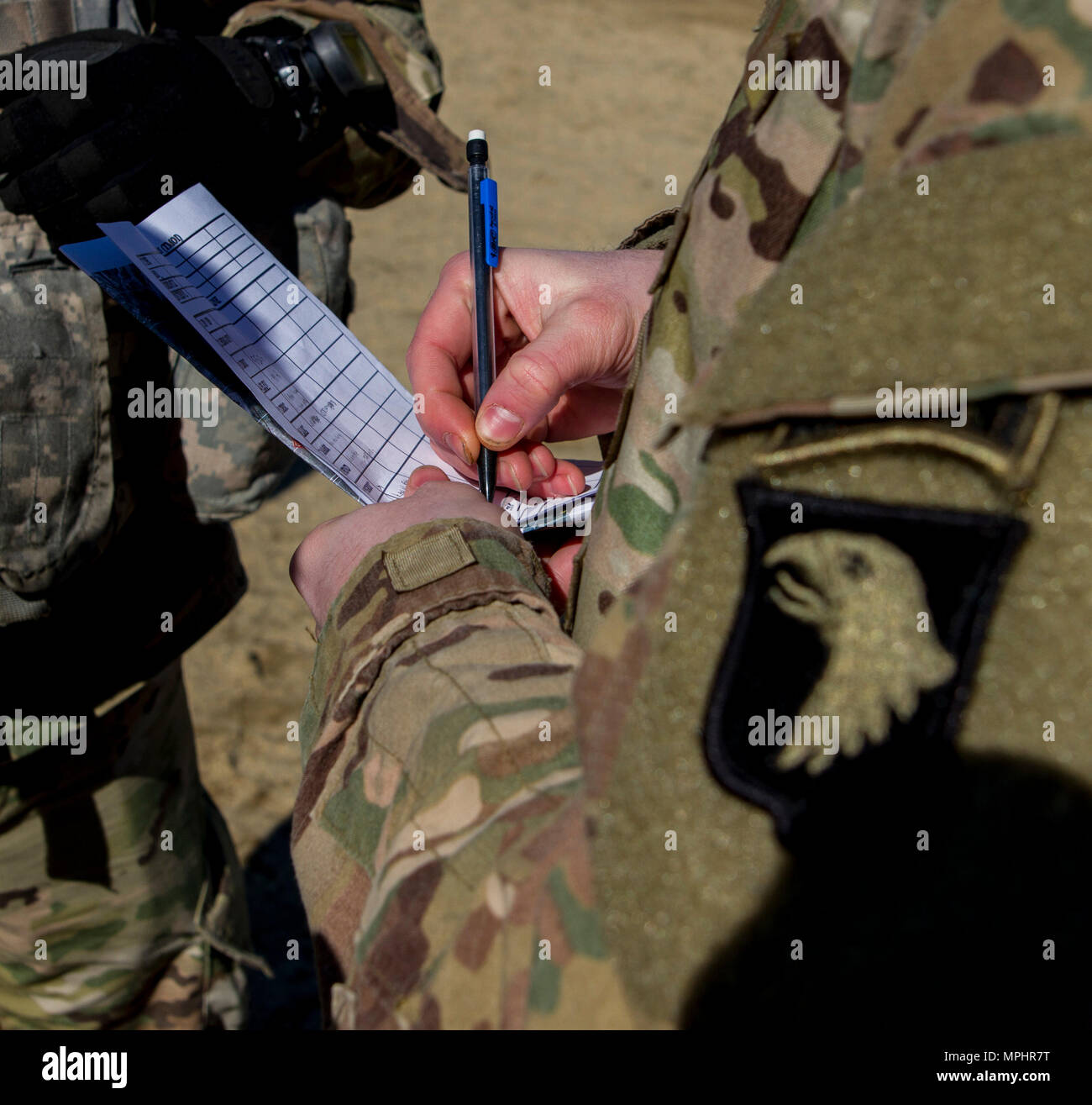 U.S. Army Soldiers assigned to the 101st Airborne Division (Air Assault ...