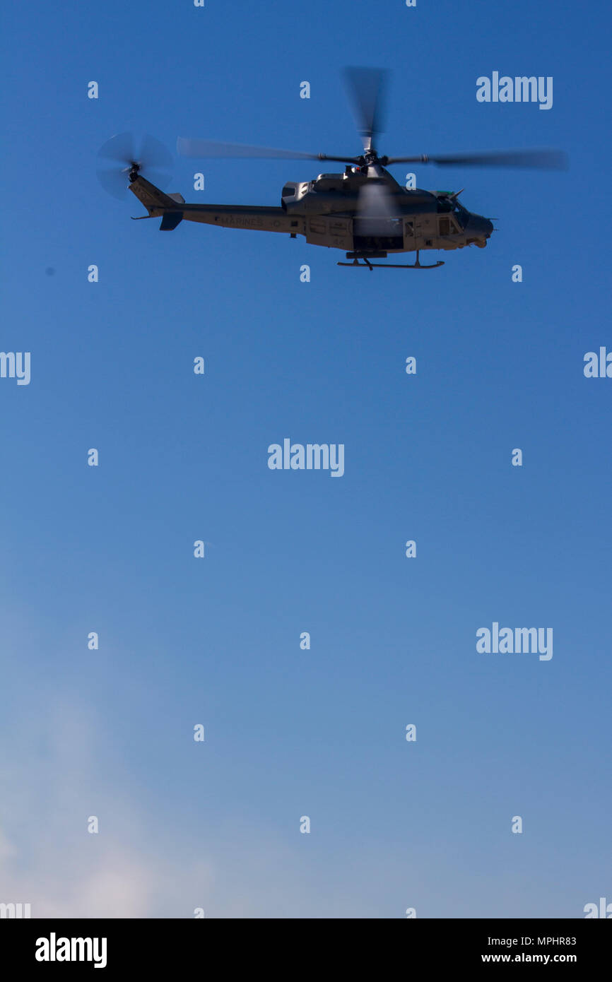 U.S. Army Soldiers assigned to the 101st Airborne Division (Air Assault ...