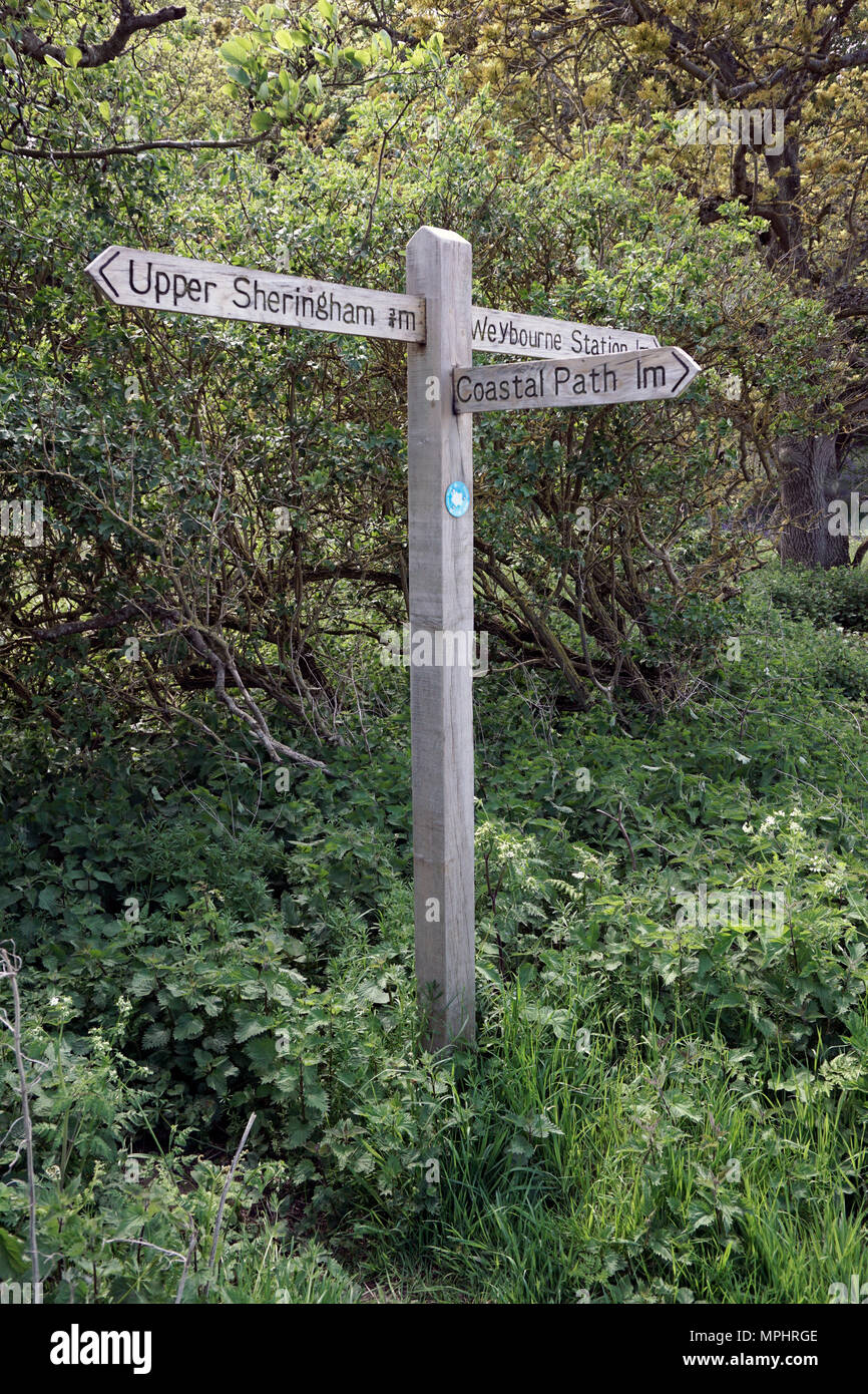 Countryside information sign hi-res stock photography and images - Alamy