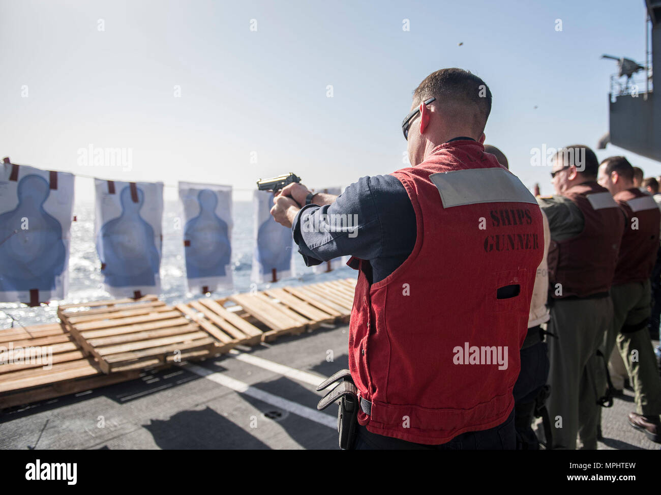 170311-N-YL257-247 U.S. 5TH FLEET AREA OF OPERATIONS (March 11, 2017 ...