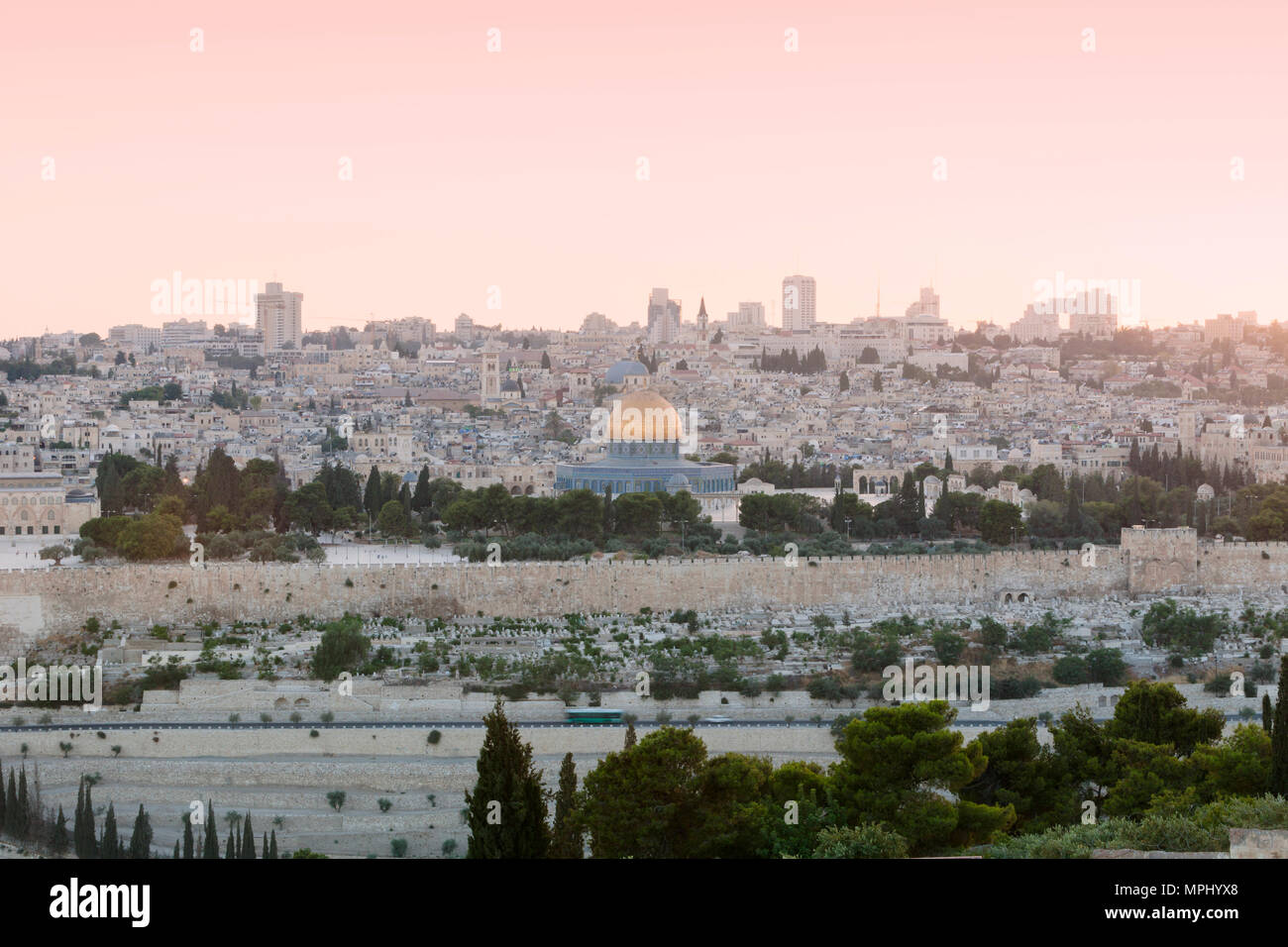 Jerusalem skyline hi-res stock photography and images - Alamy