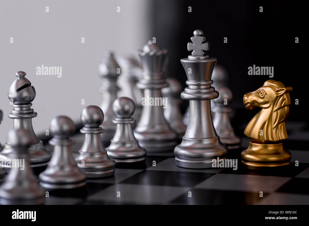 Set dark wooden chess hi-res stock photography and images - Alamy