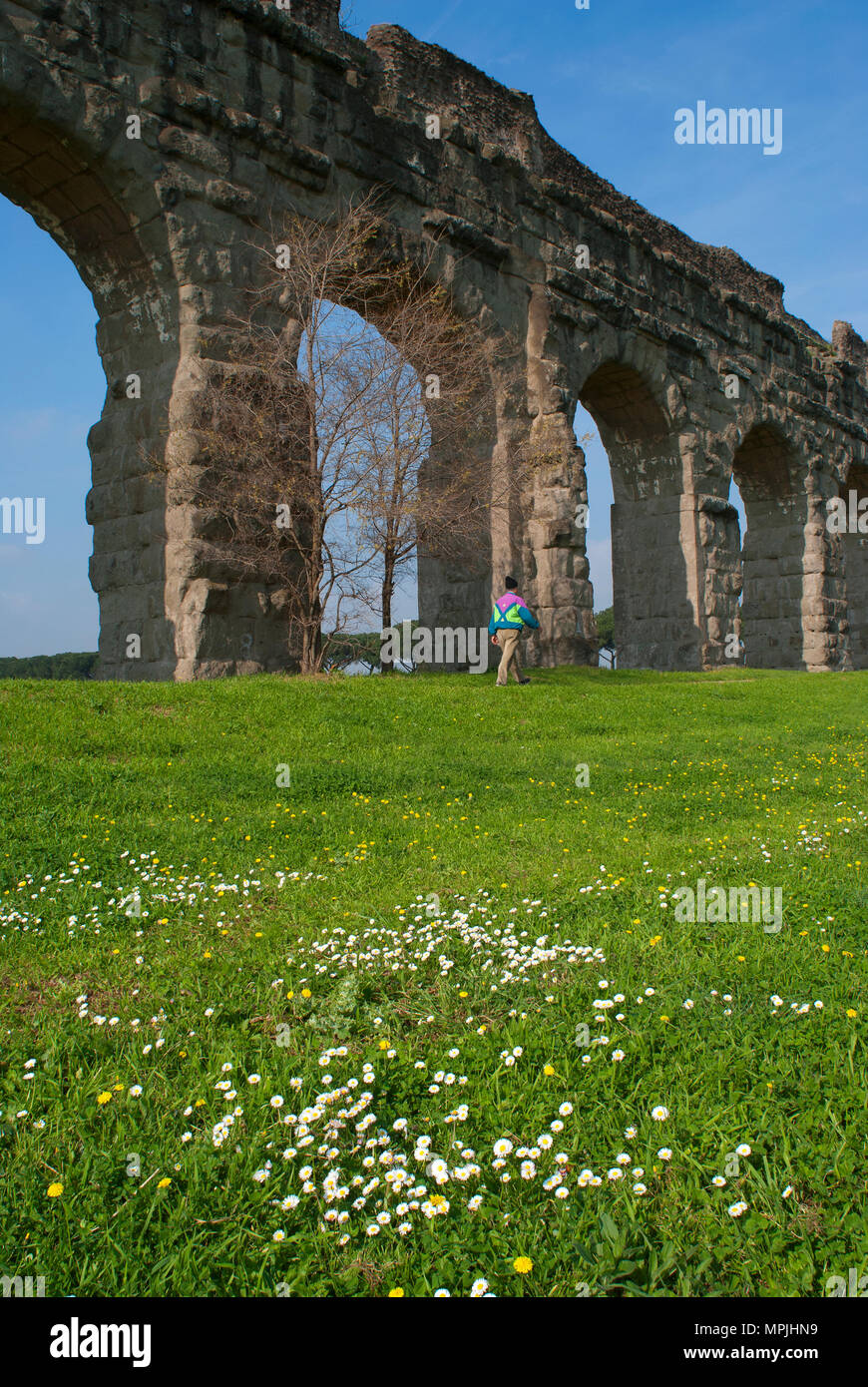 Ancient Aqueduct Claudio Anio-Novus, Park of the Aqueducts (Parco degli ...