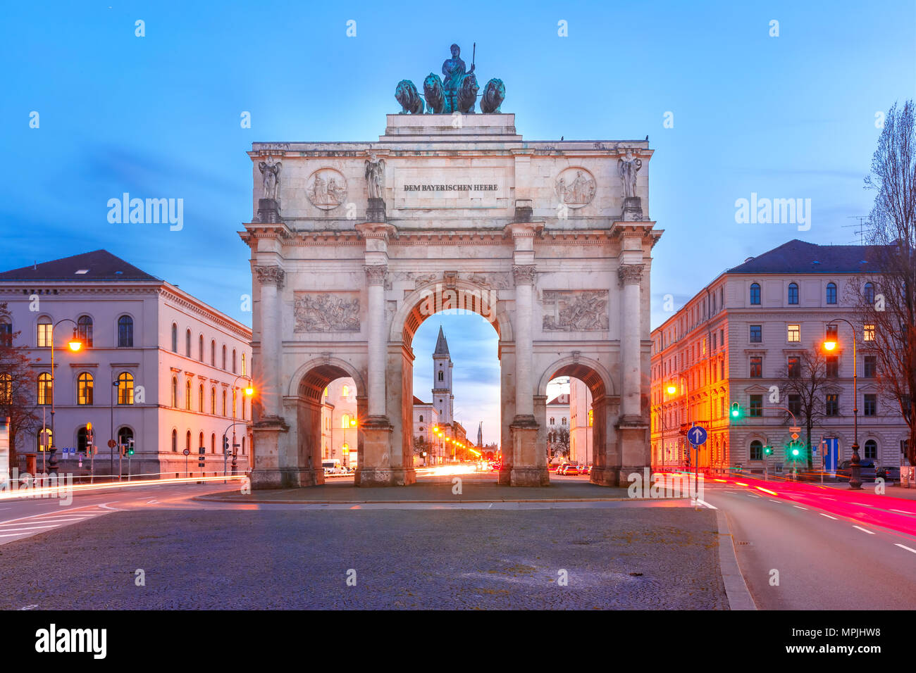 Siegestor, Victory Gate at night, Munich, Germany Stock Photo - Alamy