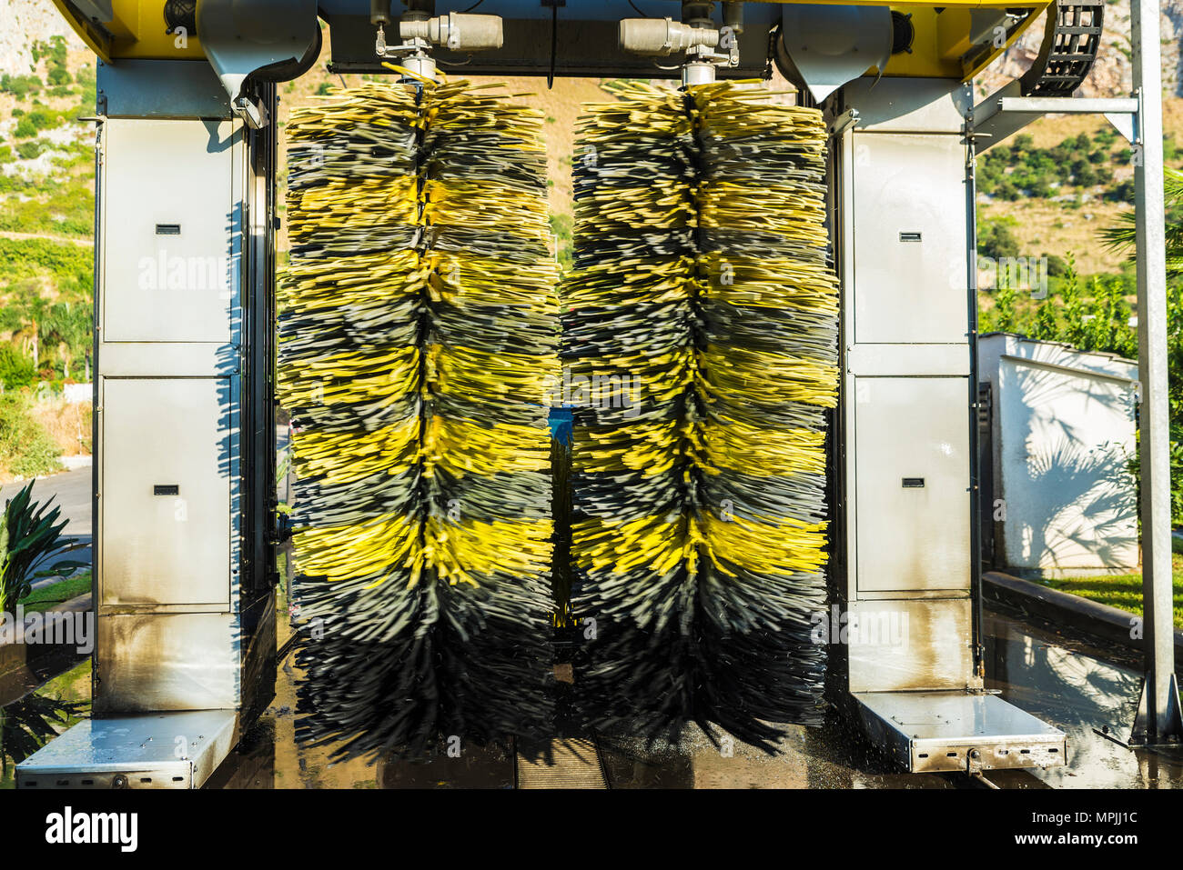 Car wash rollers hi-res stock photography and images - Alamy