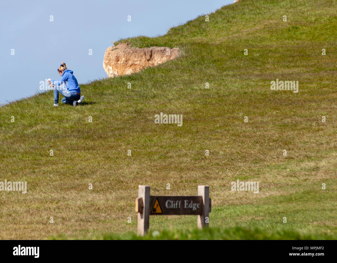 Cliff signs hi-res stock photography and images - Alamy