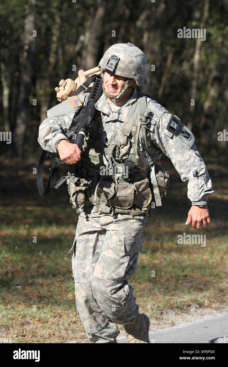 Best Warrior Competitor sprints towards the finish line of the Unknown ...