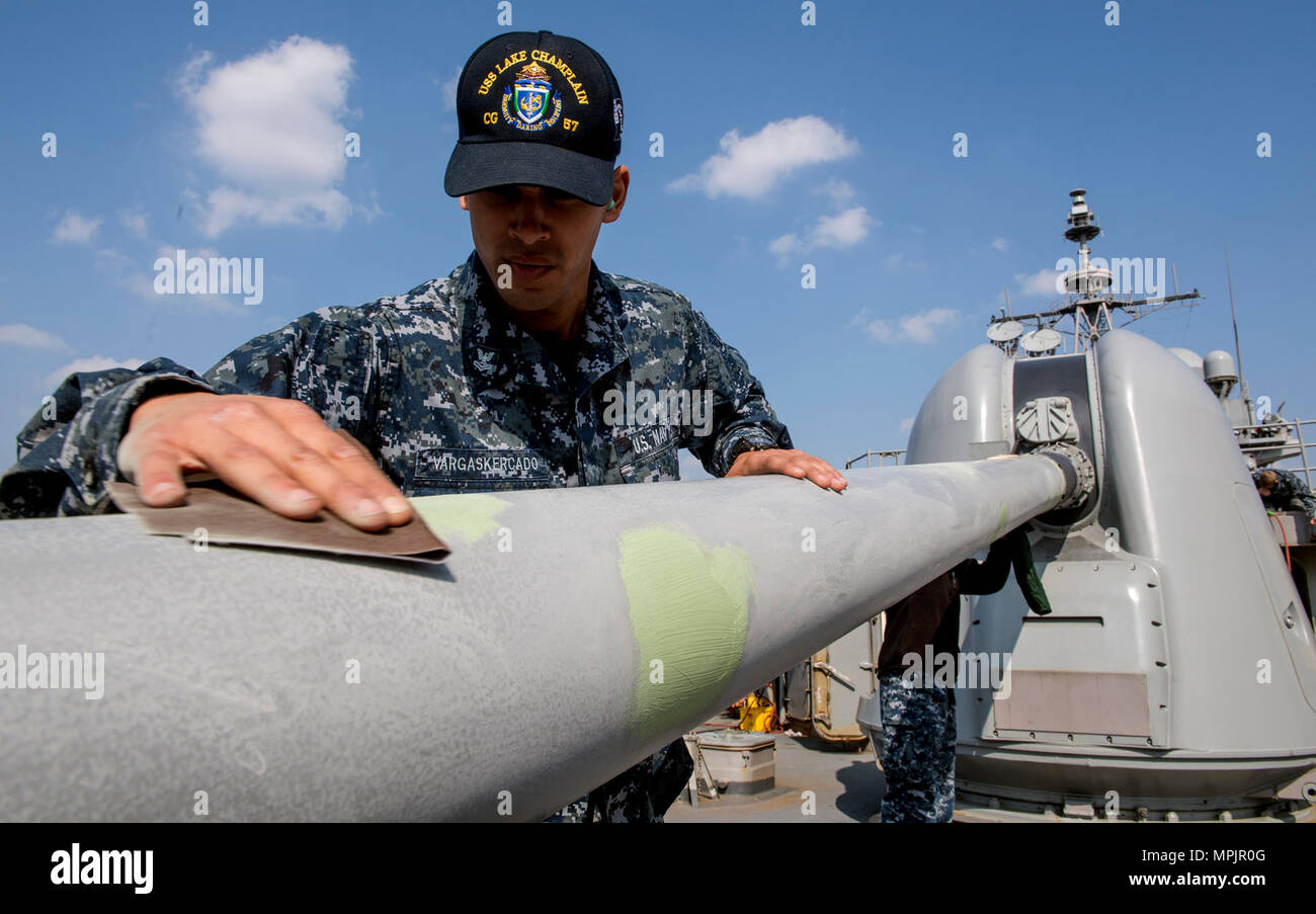 14 inch gun japan hi-res stock photography and images - Alamy