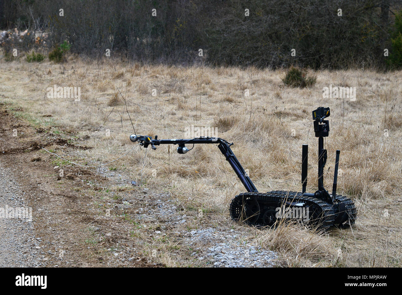 U.S. Army soldiers, assigned to the 702nd Ordnance Company EOD, 16th ...