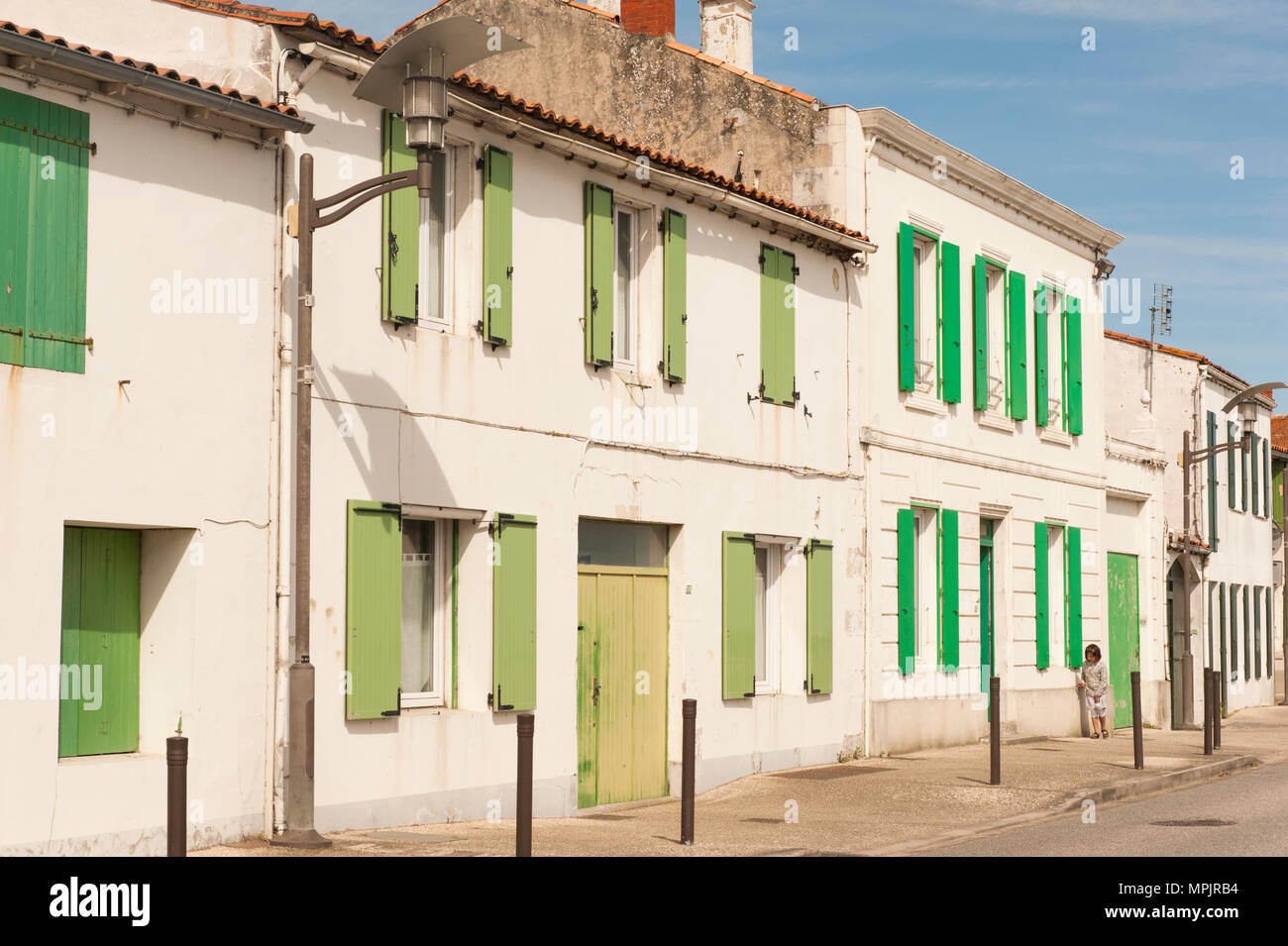 French row houses hi-res stock photography and images - Alamy