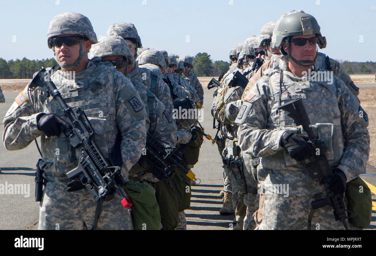 A platoon of military policemen assigned to 423rd Military Police Co ...