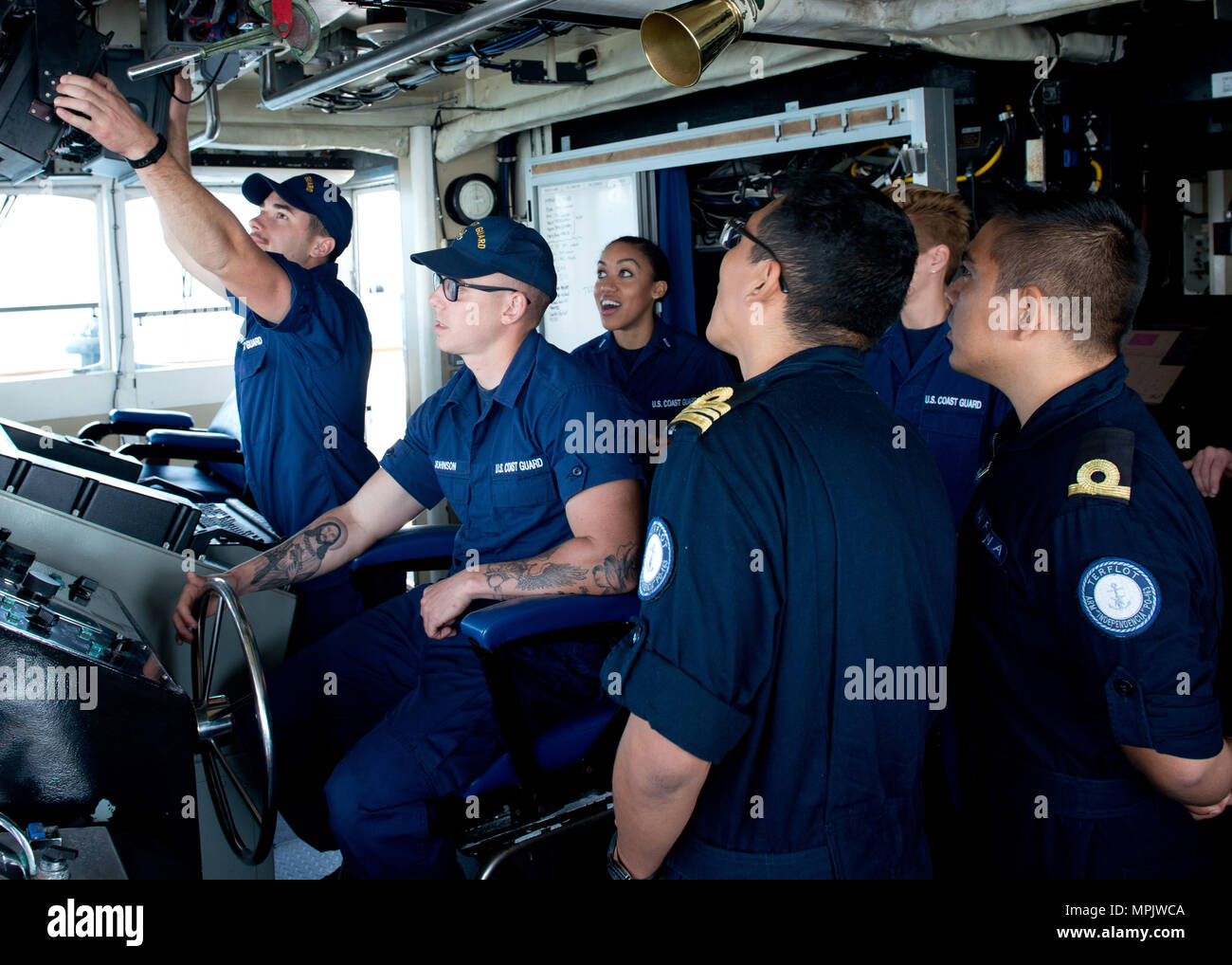 Mexican sailors from the SEMAR Independencia tour the bridge during a ...